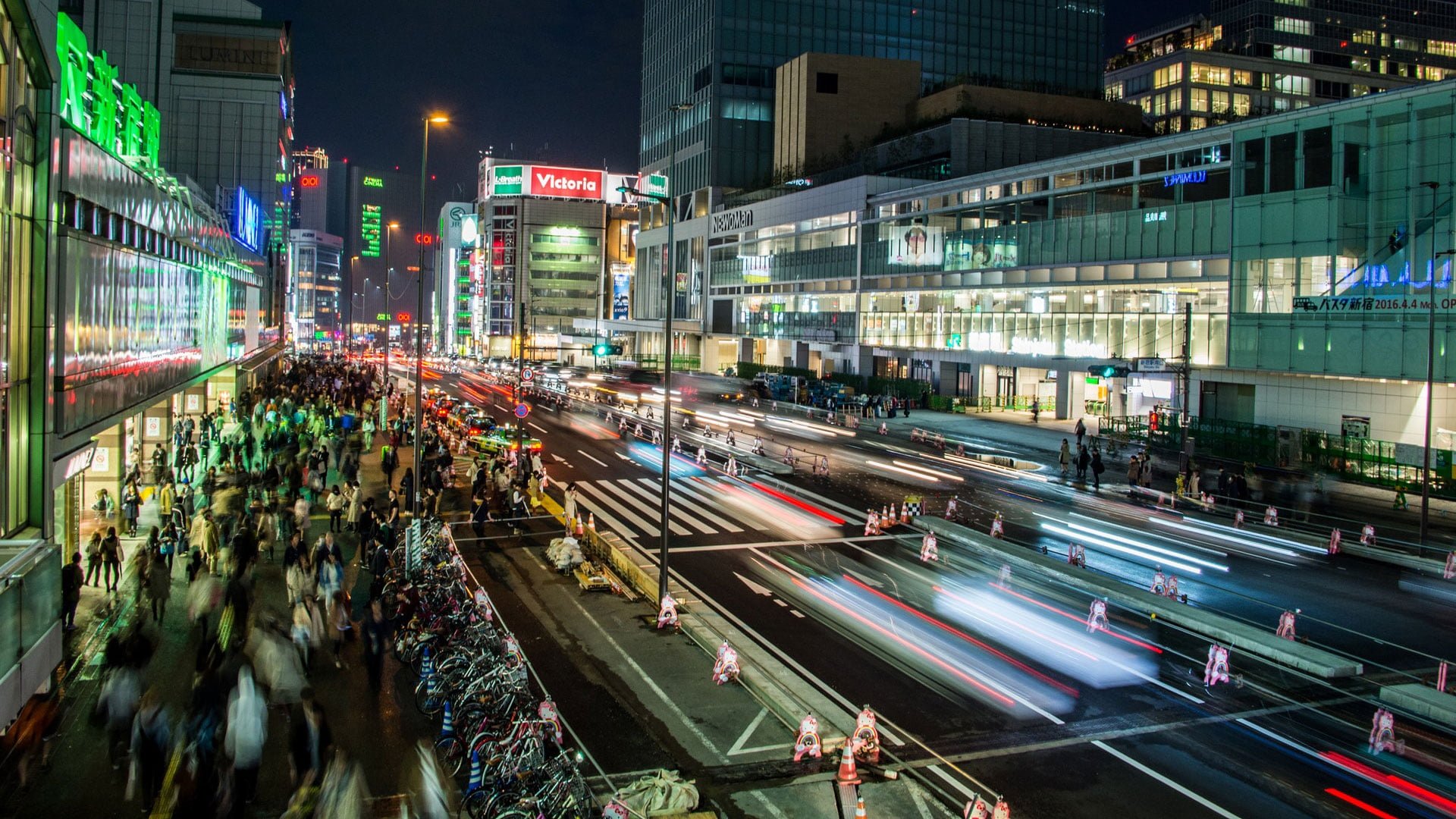 Nighttime Photos of Tokyo - QAInsights